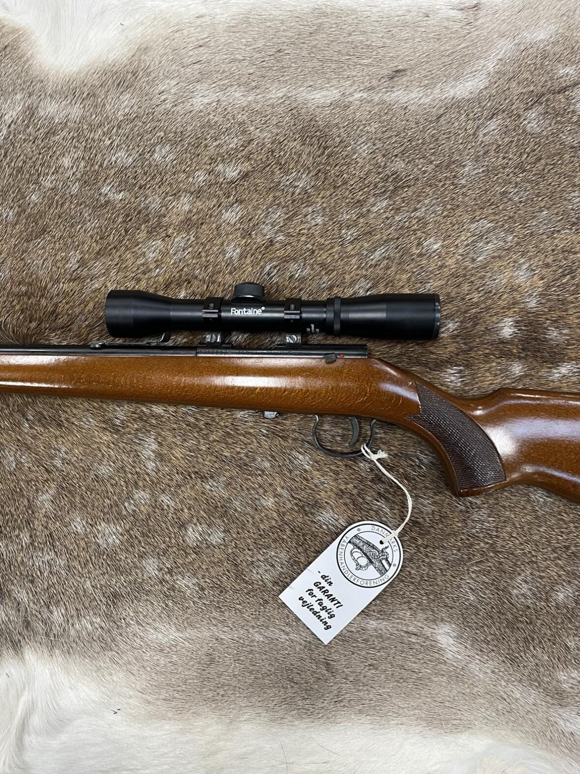 Nystrom og krabbe - Brugt Anschütz 1450 halvauto kal. 22 lr